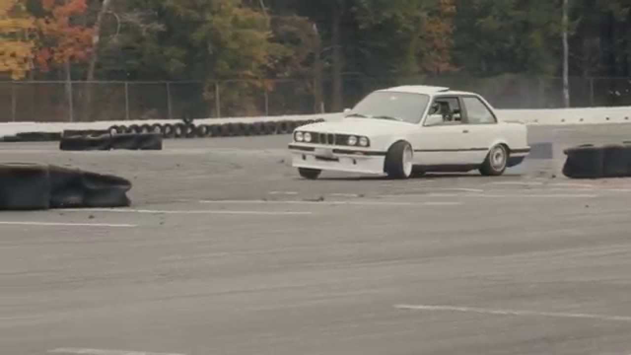 BMW E30 Drifting: Club Loose North - YouTube