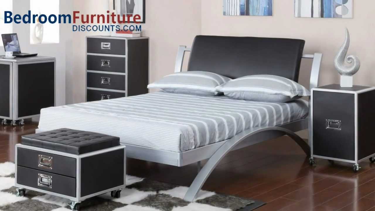 Coaster LeClair Youth 4pc Platform Bedroom Set in Silver and Black ...