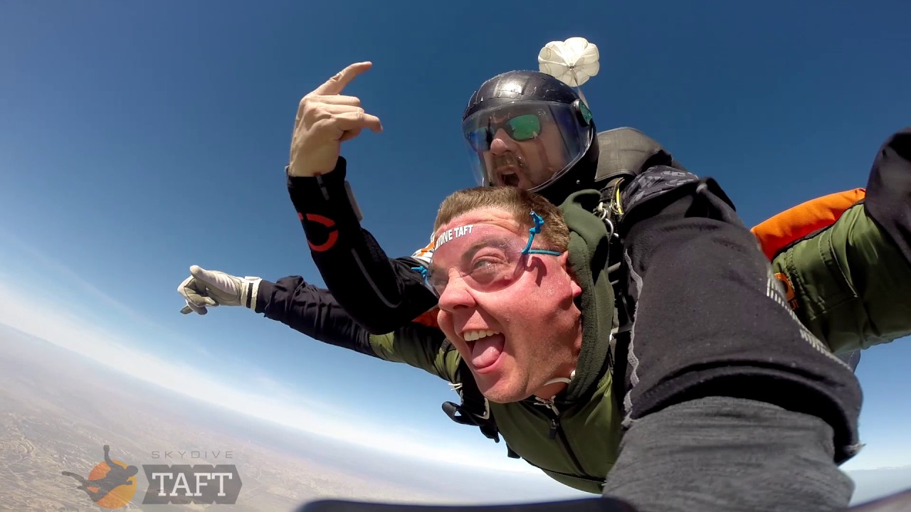 Ryan Doyon Skydive Taft. - YouTube