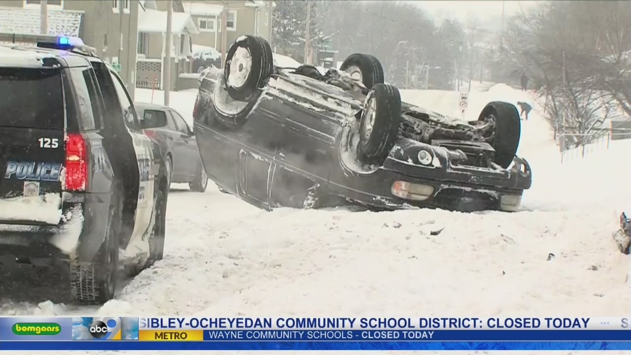 Snow causing problems on roads - YouTube