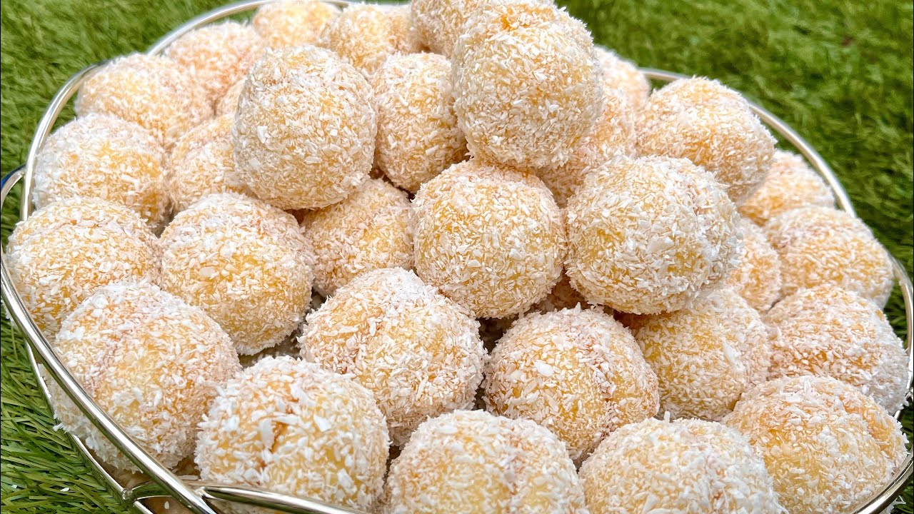 LA MEILLEURE RECETTE DES BOULES-COCO (elles fondent en bouche)! - YouTube