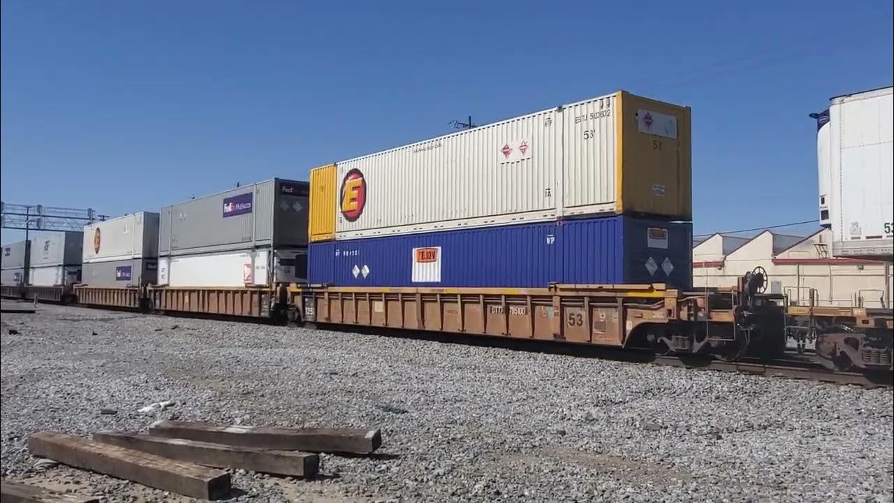 BNSF intermodal train passing Sunmaid Diamond Fresno ca Part 1 - YouTube