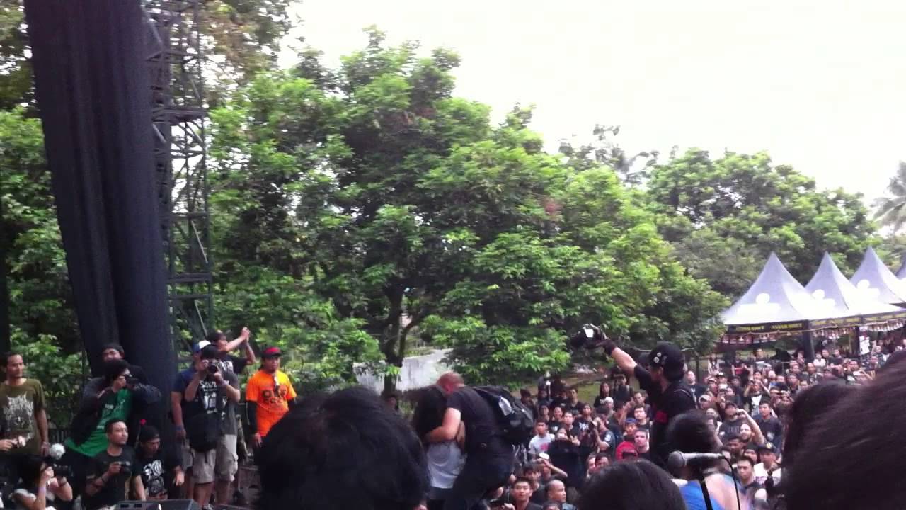 Flagitious Idiosyncrasy In The Dilapidation - Live At Obscene Extreme ...