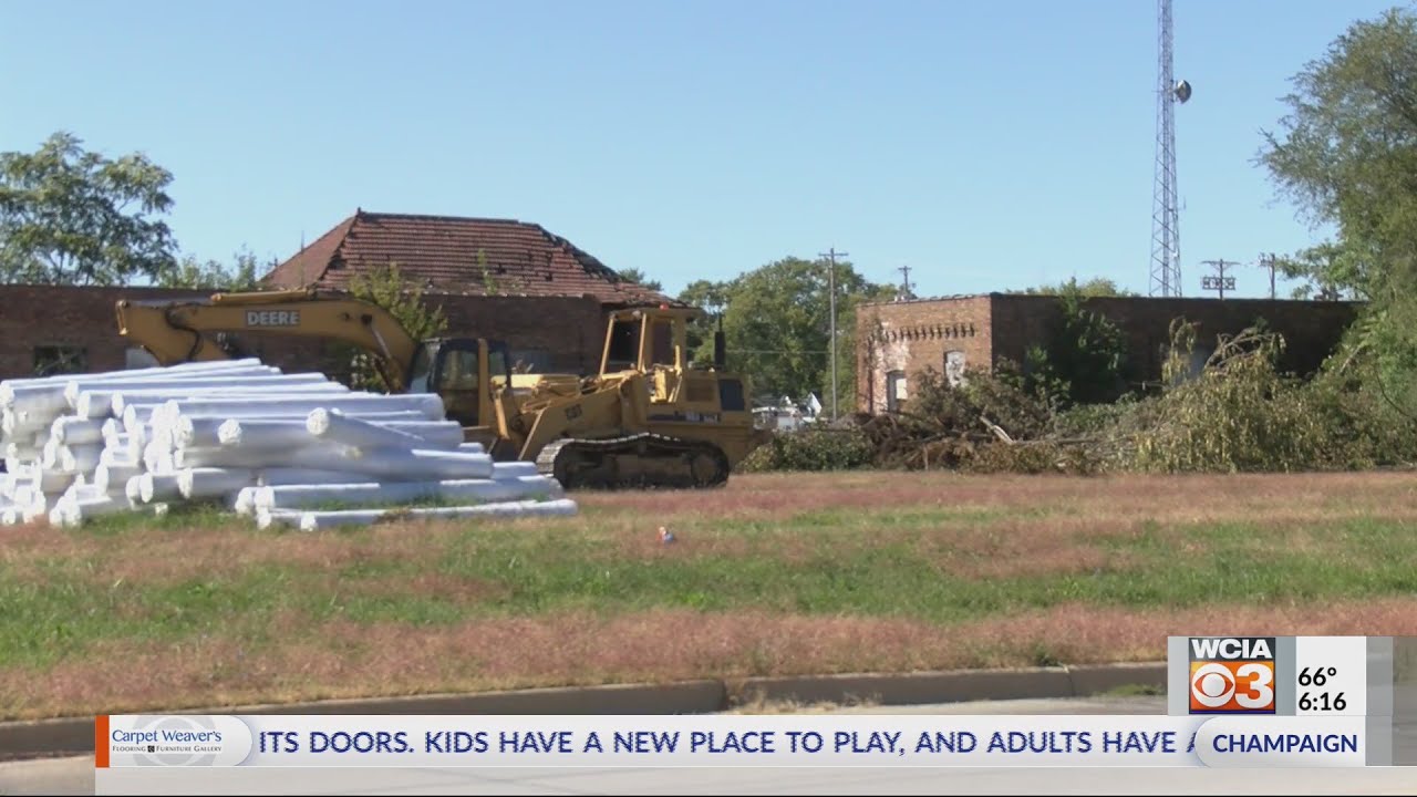 train roundhouse - YouTube