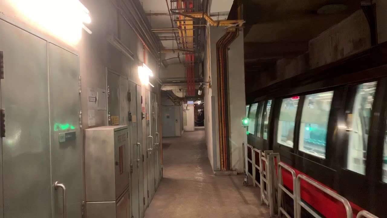 SMRT Trains CCL Alstom Metropolis C830 [814] arriving Serangoon ( ️ ...