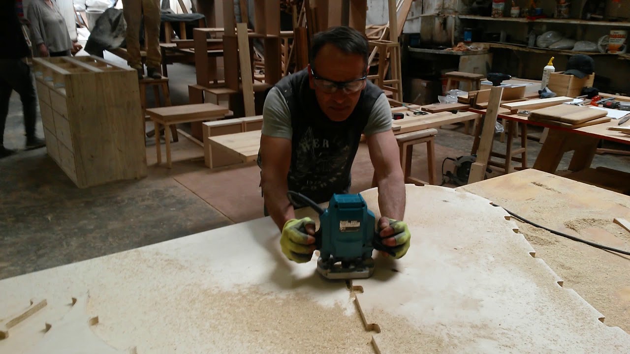 Makita baby router - YouTube