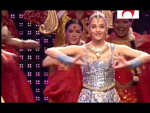 Aishwarya Rai Live Performance @ IIFA 2005