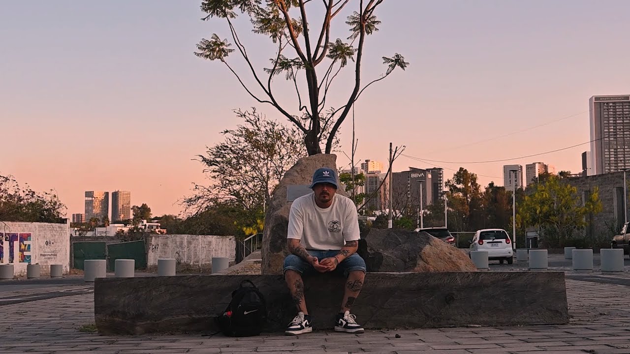 Tony Santana- La lluvia cae ( Video oficial)(Prod. Sucream) - YouTube