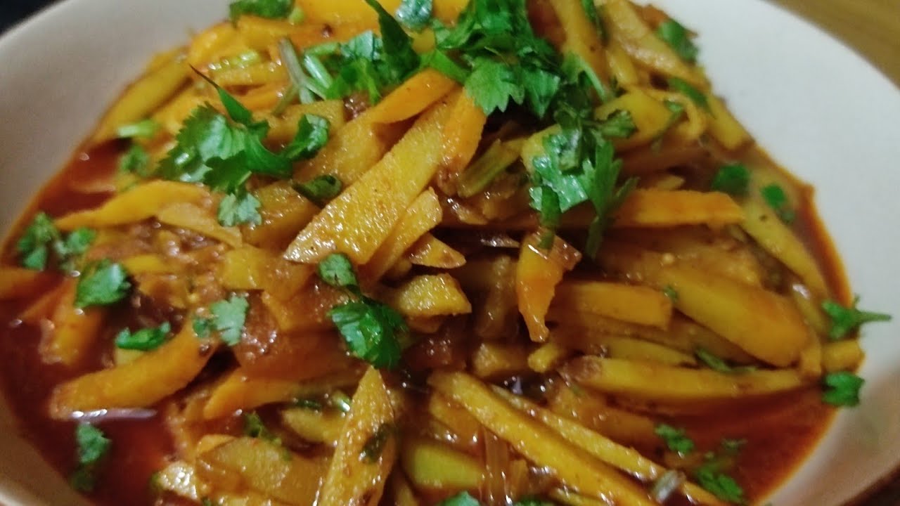 Fry arbi aloo ki khatti gravy wali sabji . आलू अरबी की ग्रेवी वाली ...