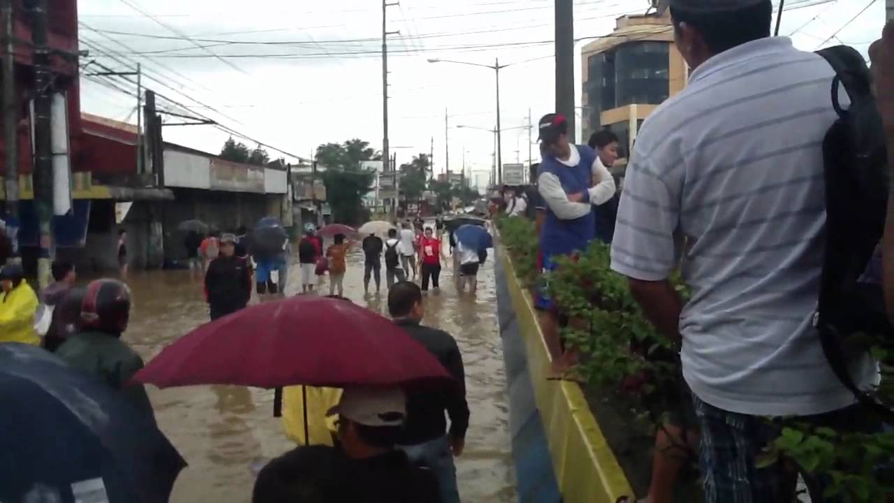 Ortigas Ave. Extension Cainta Junction Flood episode this m - YouTube