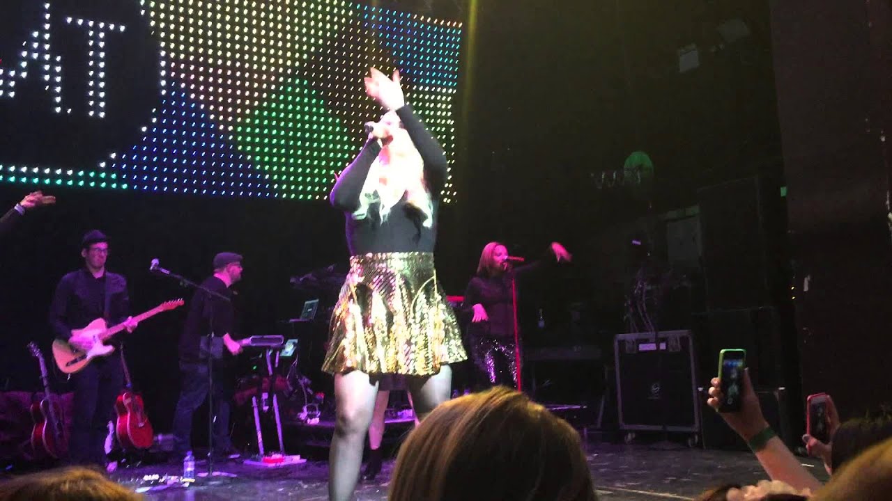 ️Meghan Trainor, All About That Bass Live - YouTube
