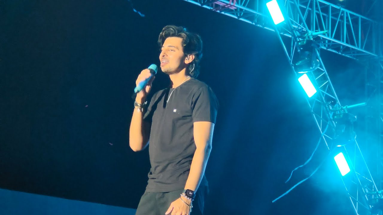 Darshan Raval Live 2023 concert entry - Tera Zikr @DarshanRavalDZ - YouTube