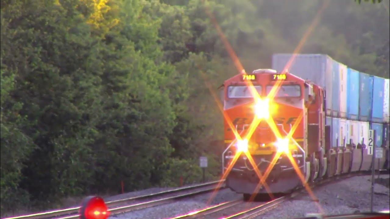 Eastbound BNSF “Q” Swerves Thru Wilbern, IL at Mile Post 120.89 - Chillicothe Subdivision ...