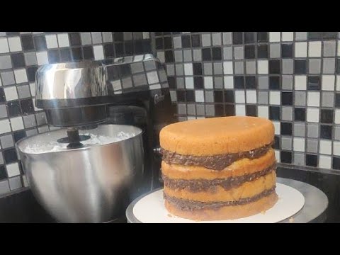 CONFEITANDO O BOLO DA MULHER MARAVILHA | LIVE CONFEITANDO JUNTOS| LORENA GONTIJO - YouTube