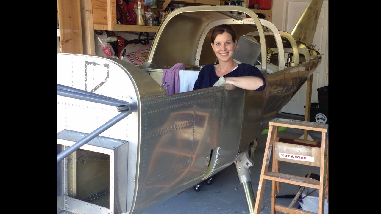 BUILDING AN EXPERIMENTAL SX300 AIRPLANE - YouTube
