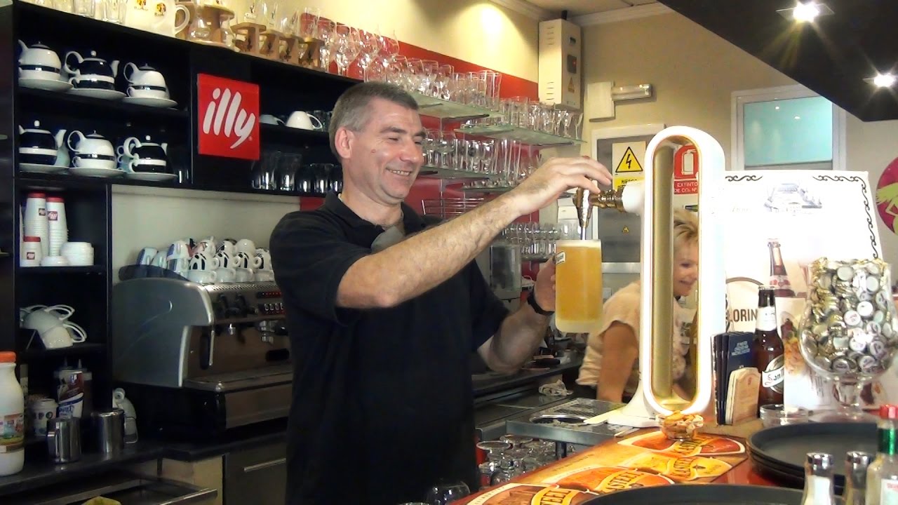 Universal Lounge Bar Albir Costa Blanca - YouTube