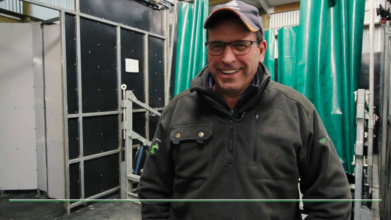 The “Rolls Royce” of matting for deer at Raincliff Station - YouTube