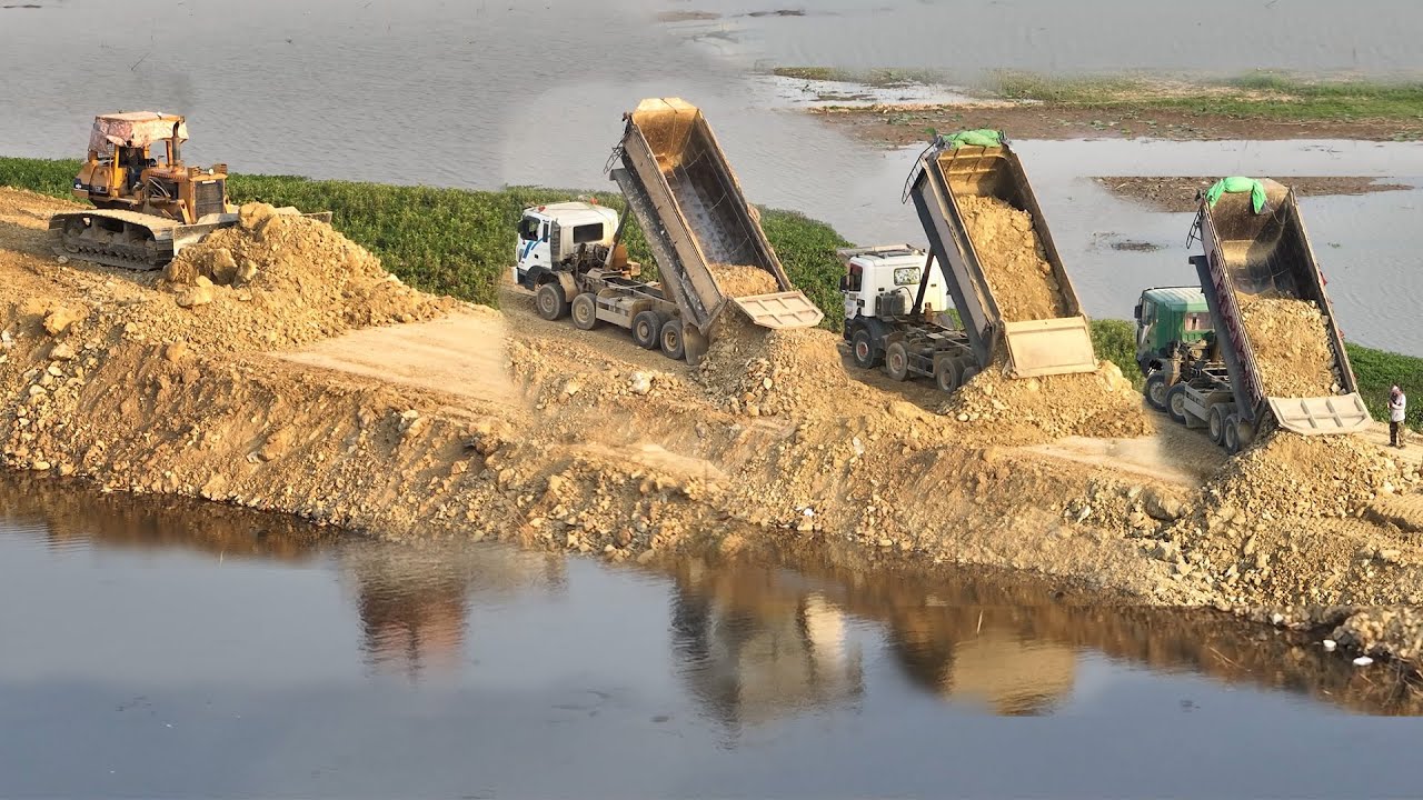 GOOD!! the work fast Building New Road Bulldozer Working Pushing Soil ...