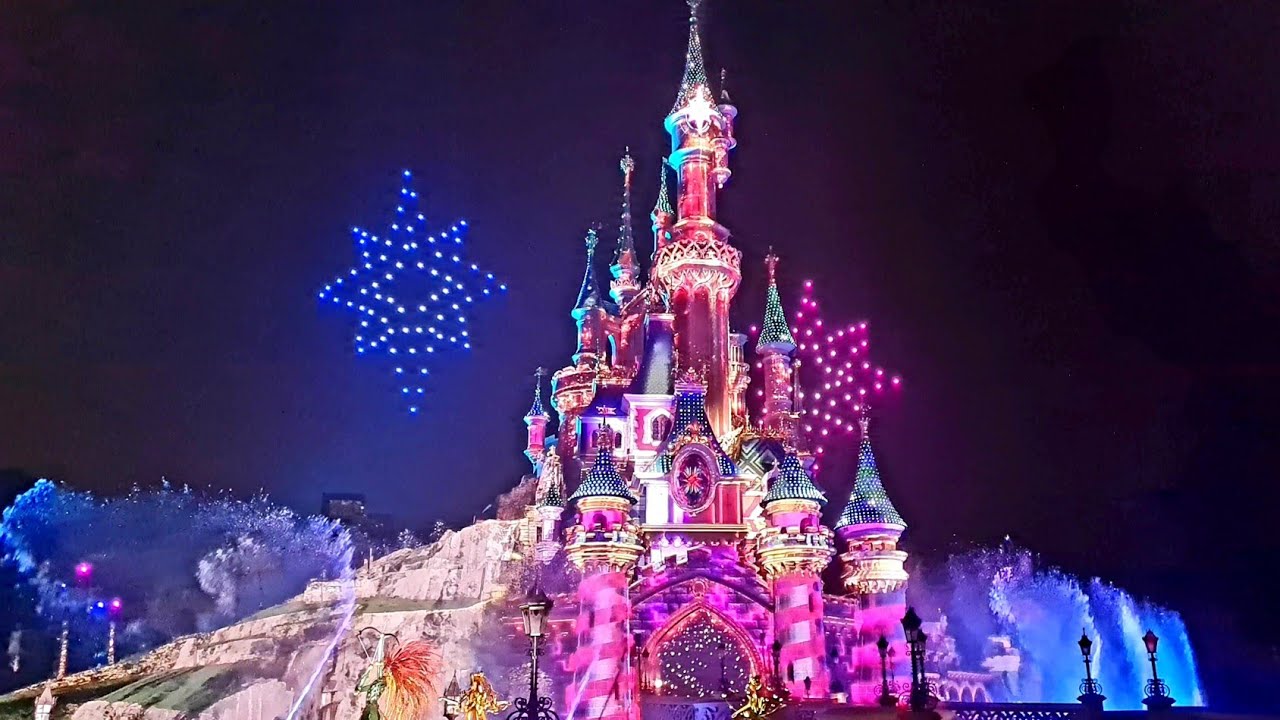 Disney D-Light, New Version, Drones, Un Monde Qui S'Illumine ...