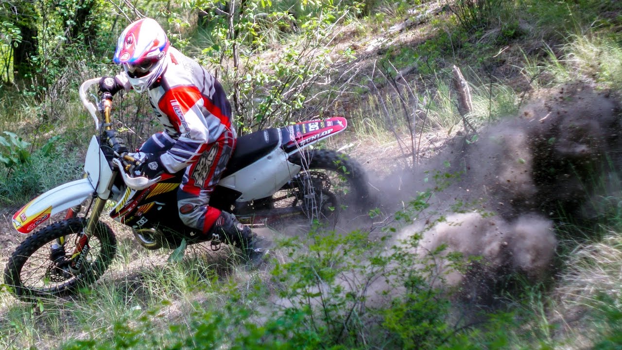 Honda CR500 Year In Review CR500AF Enduro Fails - YouTube