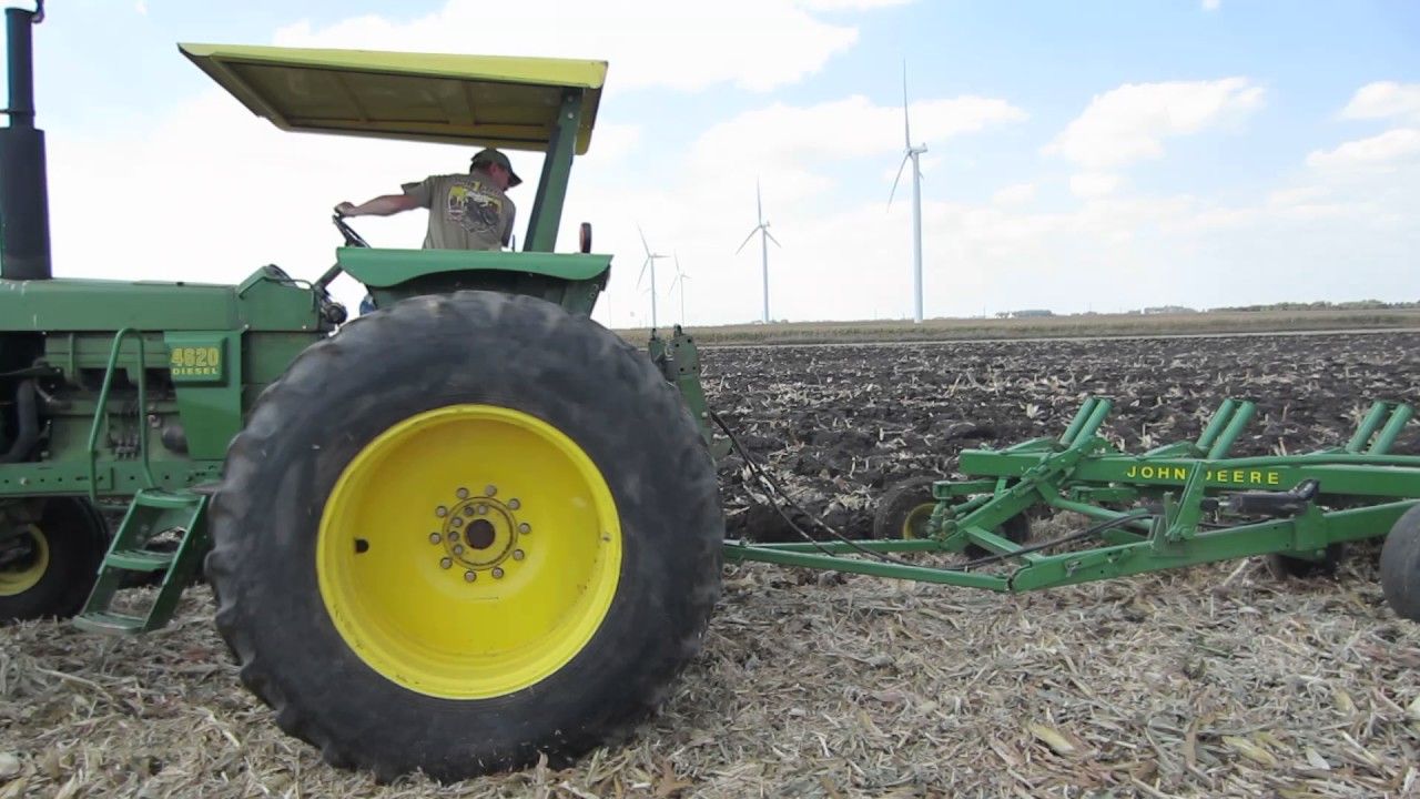 John Deere 4620 - YouTube