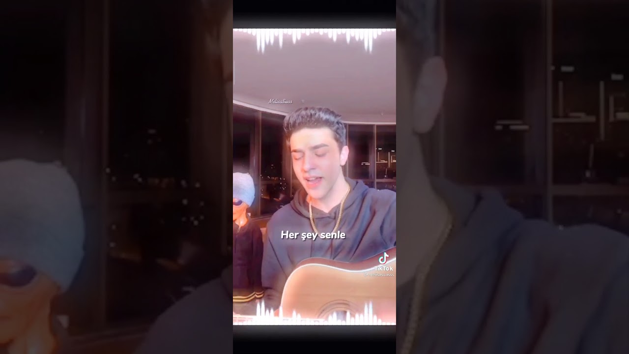 Özgür deniz cellat =Her şey senle - YouTube Music