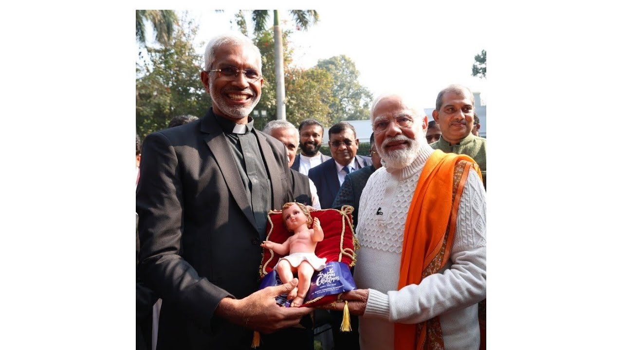 Prime Minister Modi's face was seen with a smile on his face as he ...