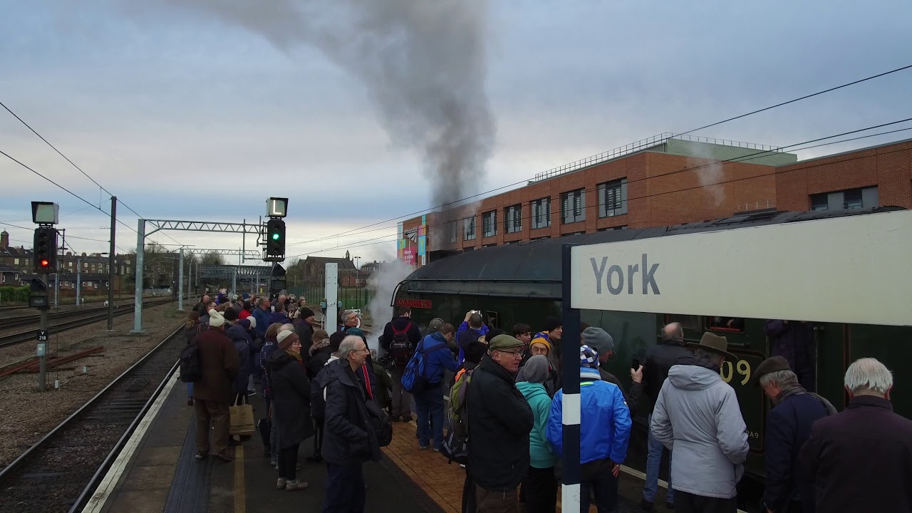 Steam Trains at York 16th Dec 2017 - YouTube