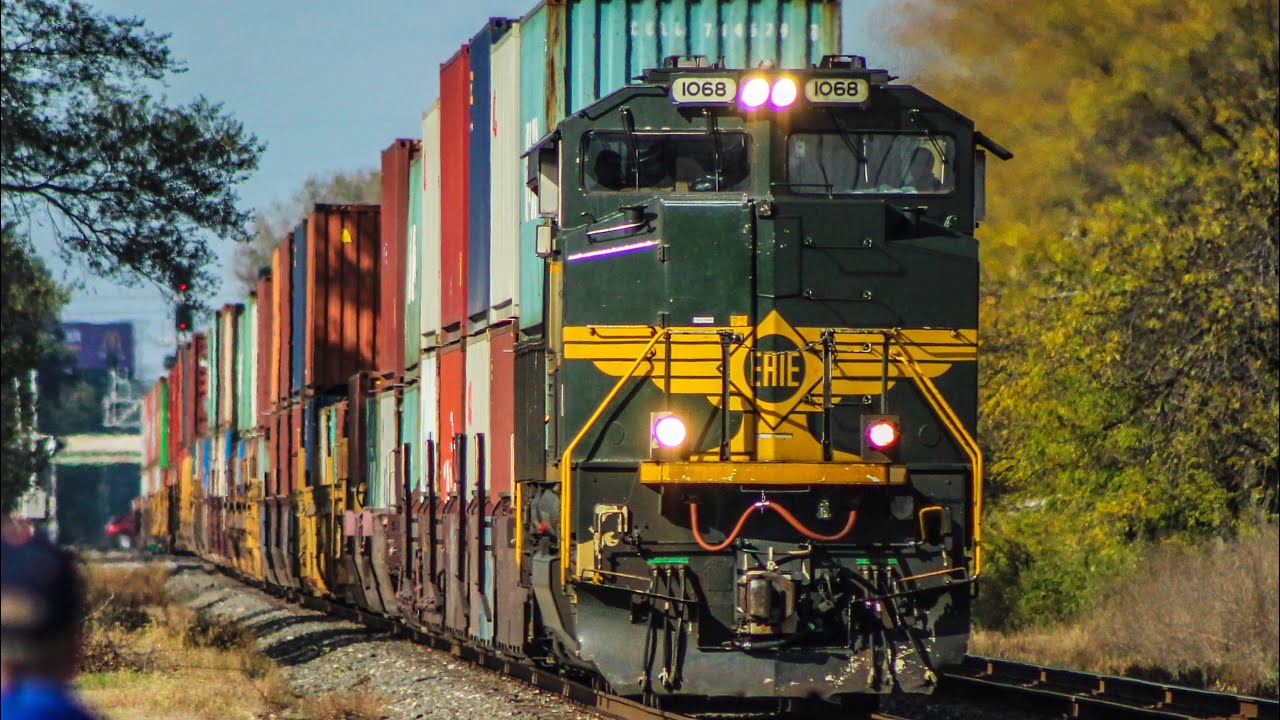 NS 1068 leads 20N past Chesterton. - YouTube