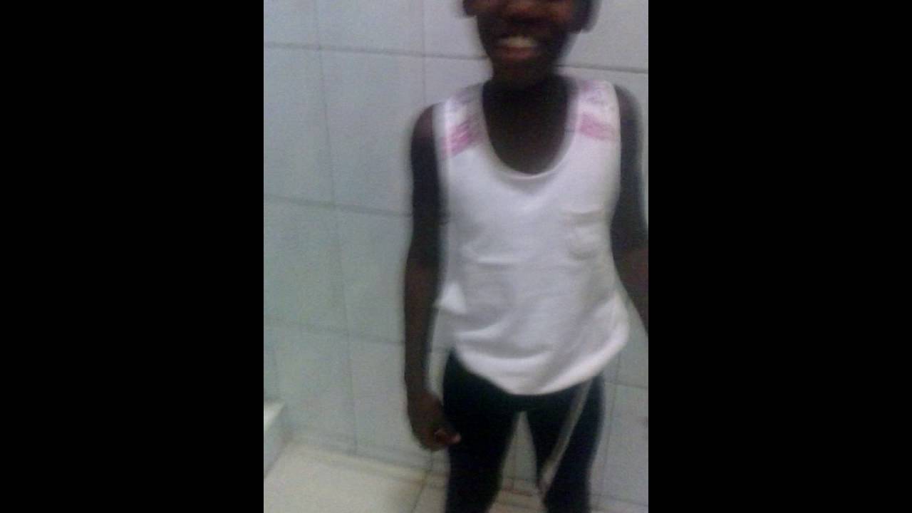 Bathroom dance - YouTube