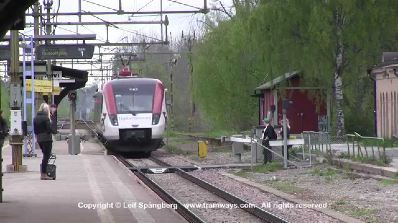 Tågkompaniet EMU Regina trains 9013, 9009 and 9021 at Frövi station ...