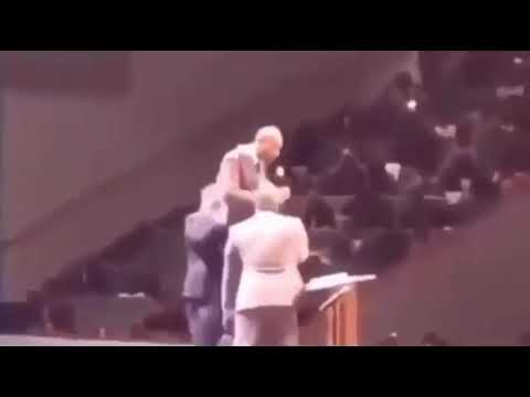 Everybody gangsta till the priest goes into creative mode - YouTube