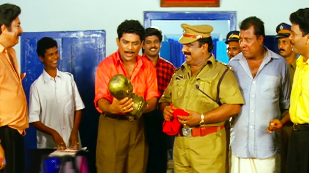 "ഈ പ്രതിമ സാർ സന്തോഷത്തോടെ സ്വീകരിച്ചാലും | Junior mandrake Movie ...