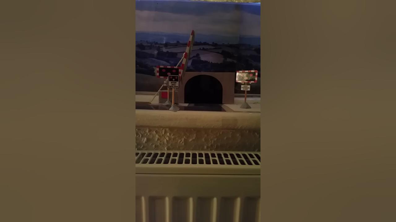Model Railway Level Crossing - YouTube