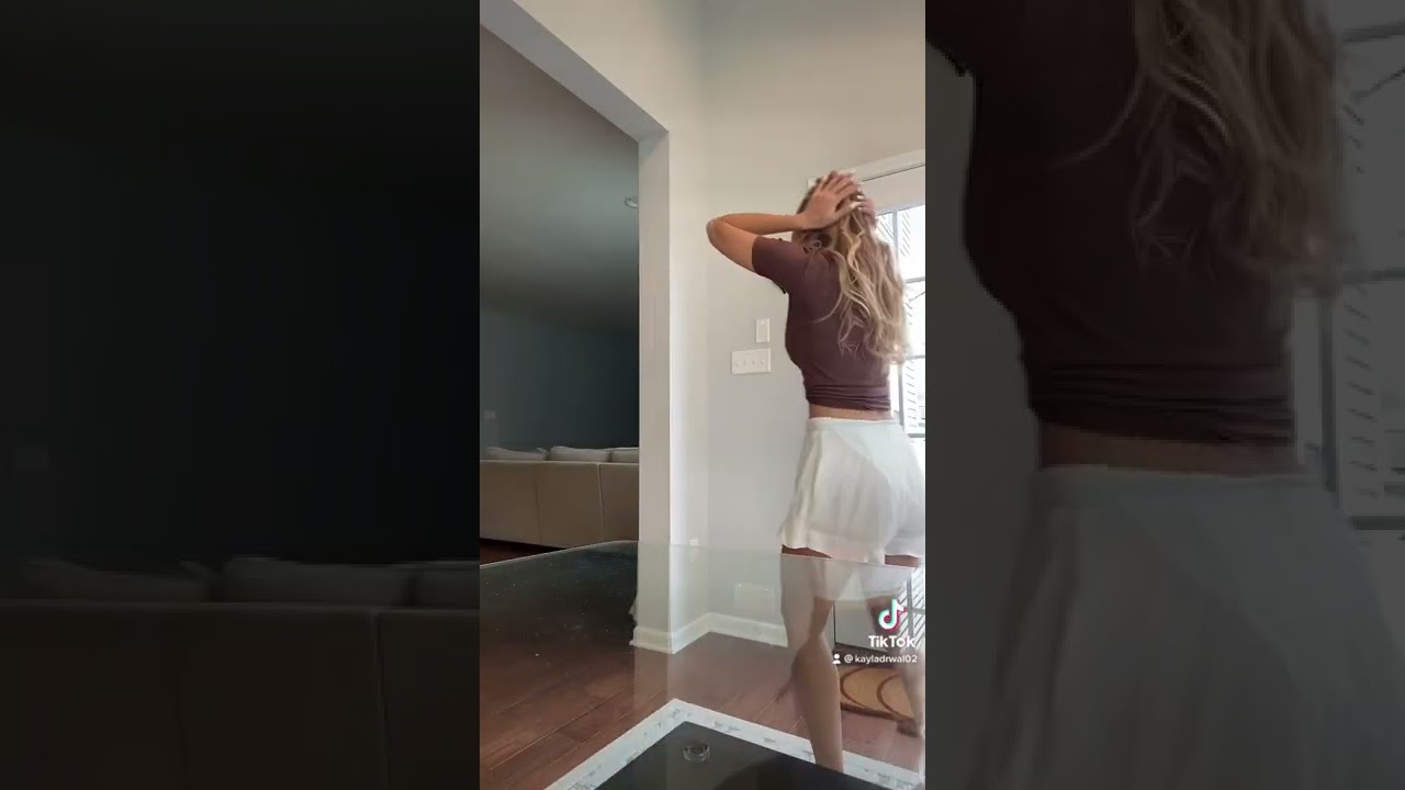 PRANKING MY BOYFRIEND WITH A GIANT BUG… 😱🤭 #shorts - YouTube