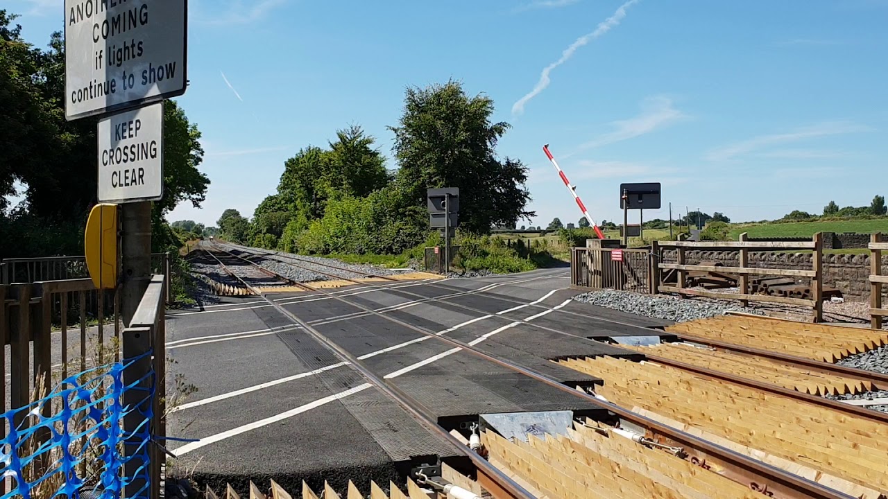 NIR/CIE Enterprise Class 201 (GM 207+ DVT 9002) @ Drumbane Road Level ...