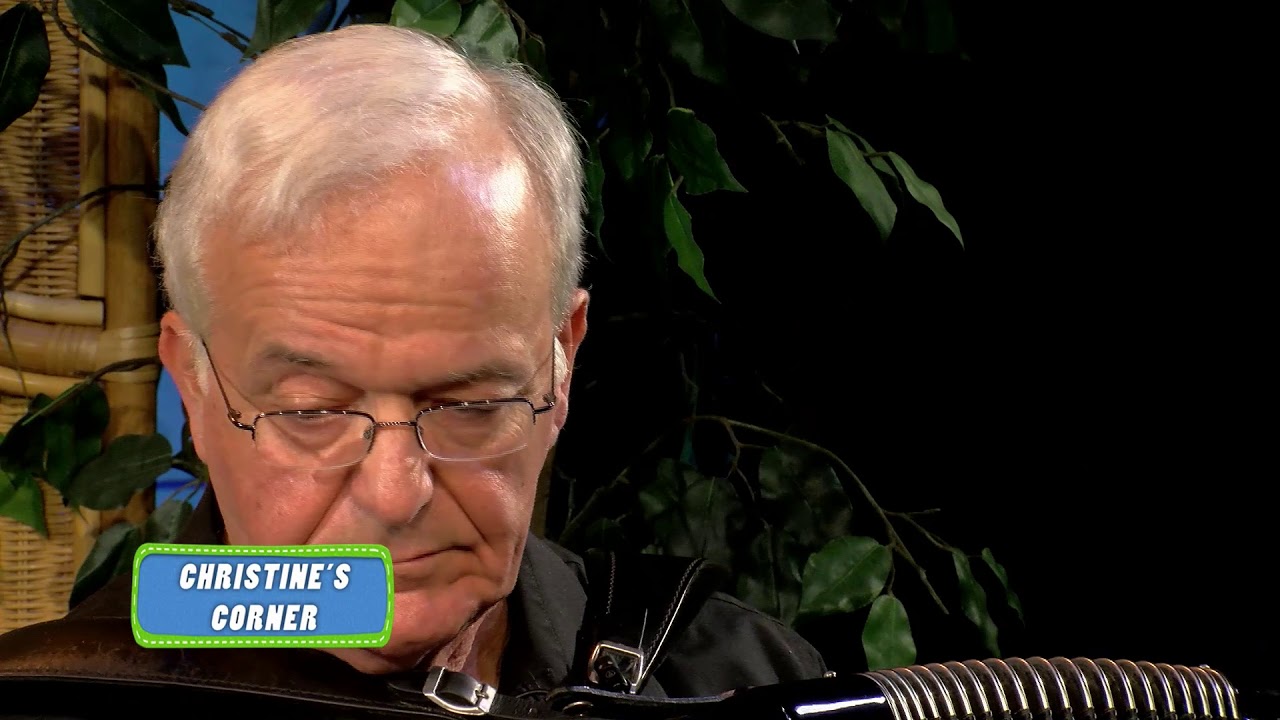 Christine's Corner - E034 - Accordion Player Peter Peluso - YouTube