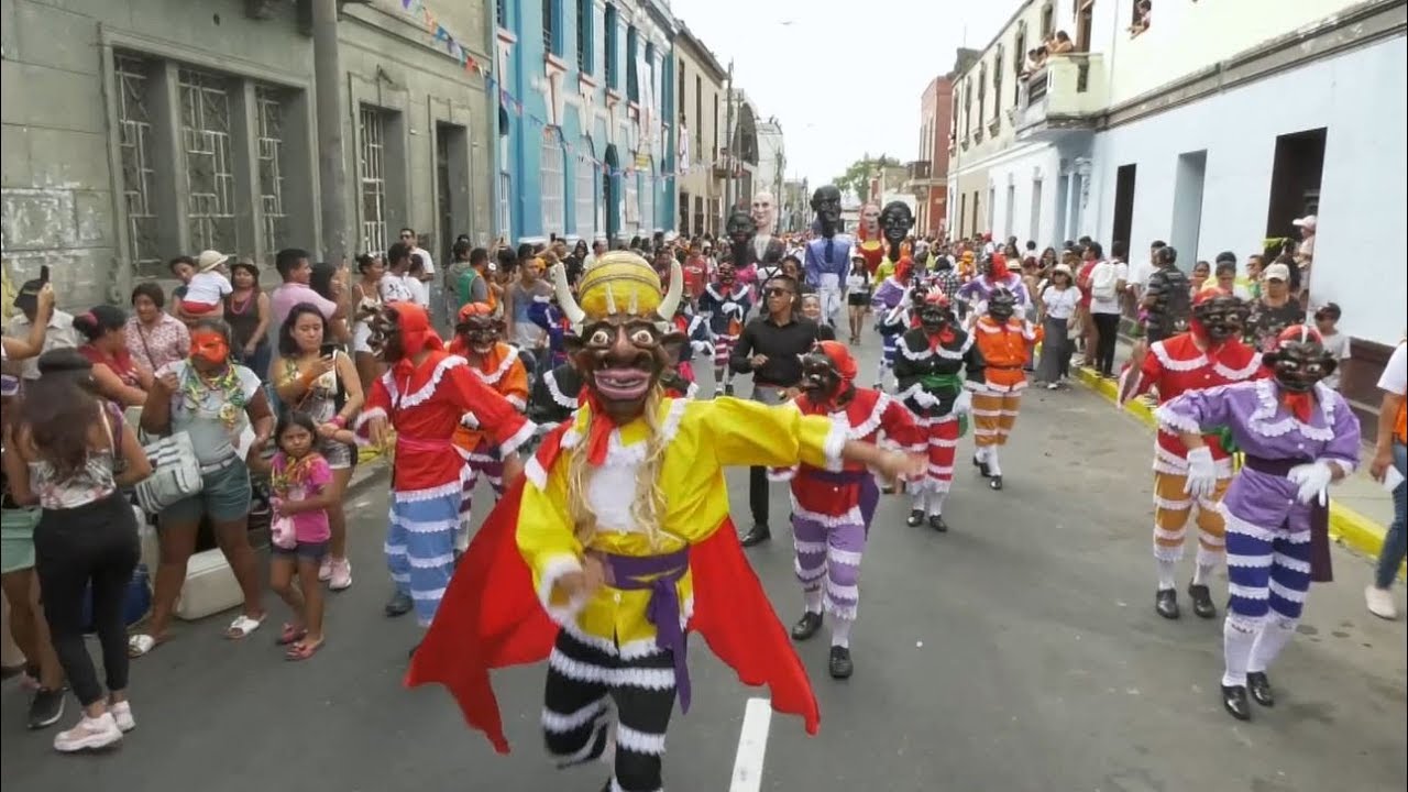 Disfrutan del Carnaval de Lima tras 60 años de ausencia - YouTube