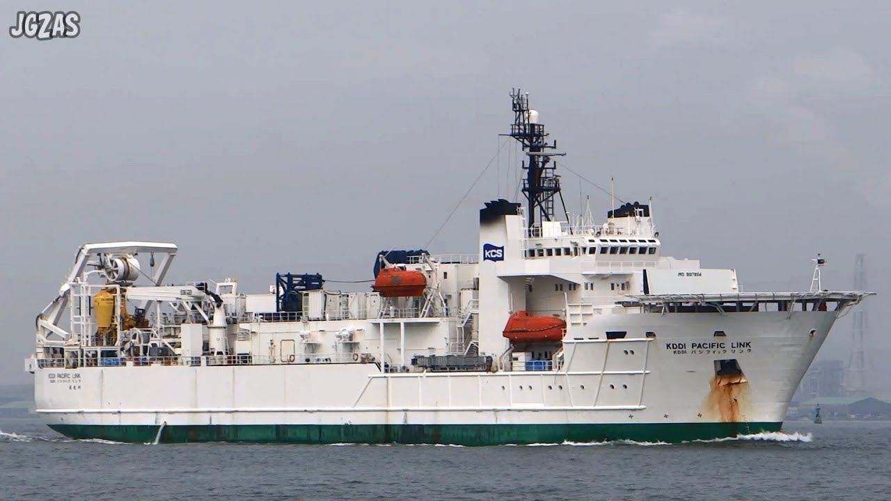 KDDI PACIFIC LINK Cable layer ship 海底ケーブル敷設船 KCS 関門海峡 2015-JUL - YouTube