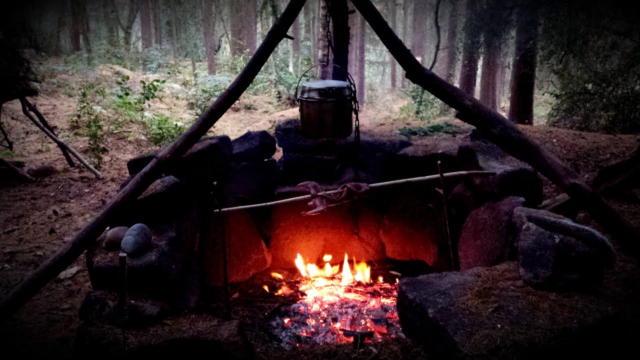 Wild Camp #5 ~ Squirrel Hunt ~ Foraging Edibles ~ Processing Hides ...