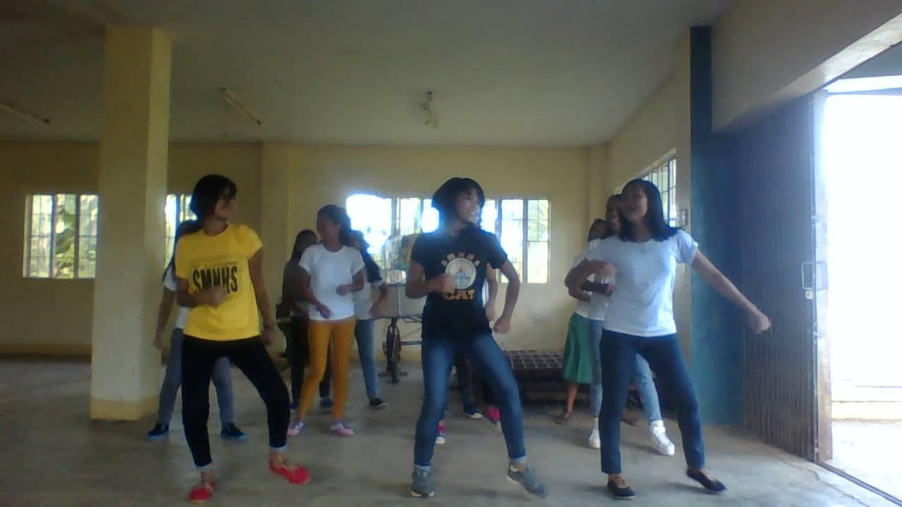 Senior High School students' dance presentation - YouTube