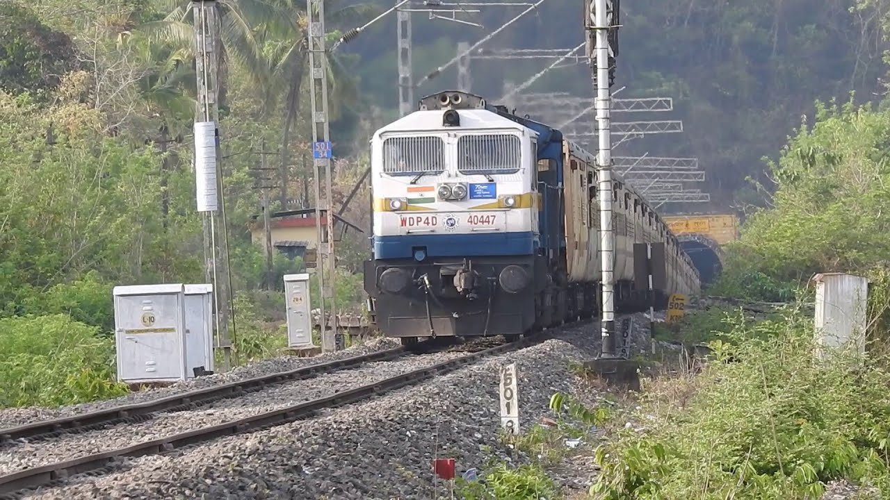 11098 Poorna Express | Ernakulam - Pune | Konkan Railways # ...