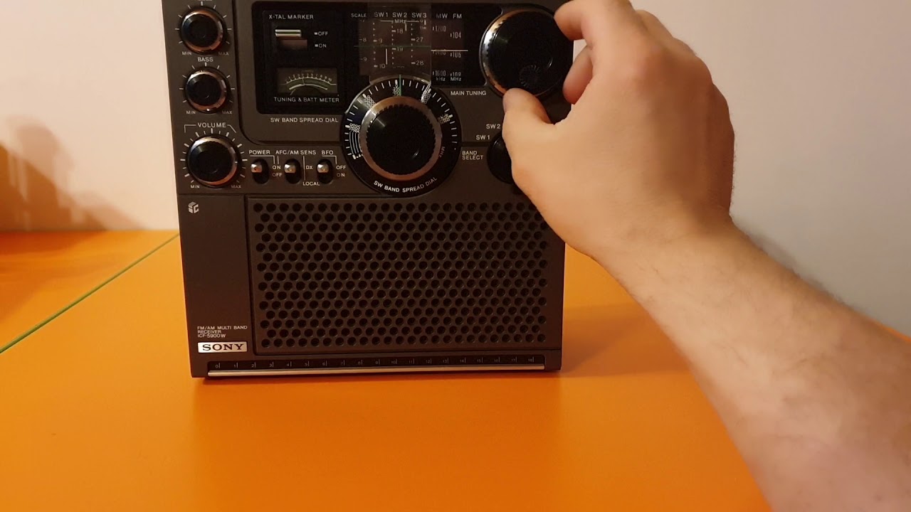 Sony ICF 5900W - YouTube