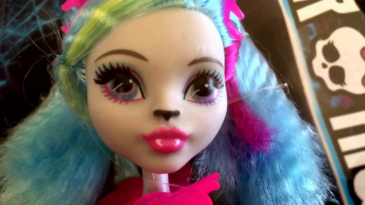 Monster High Silvi Timberwolf Electrified Doll review from @Bentzens ...