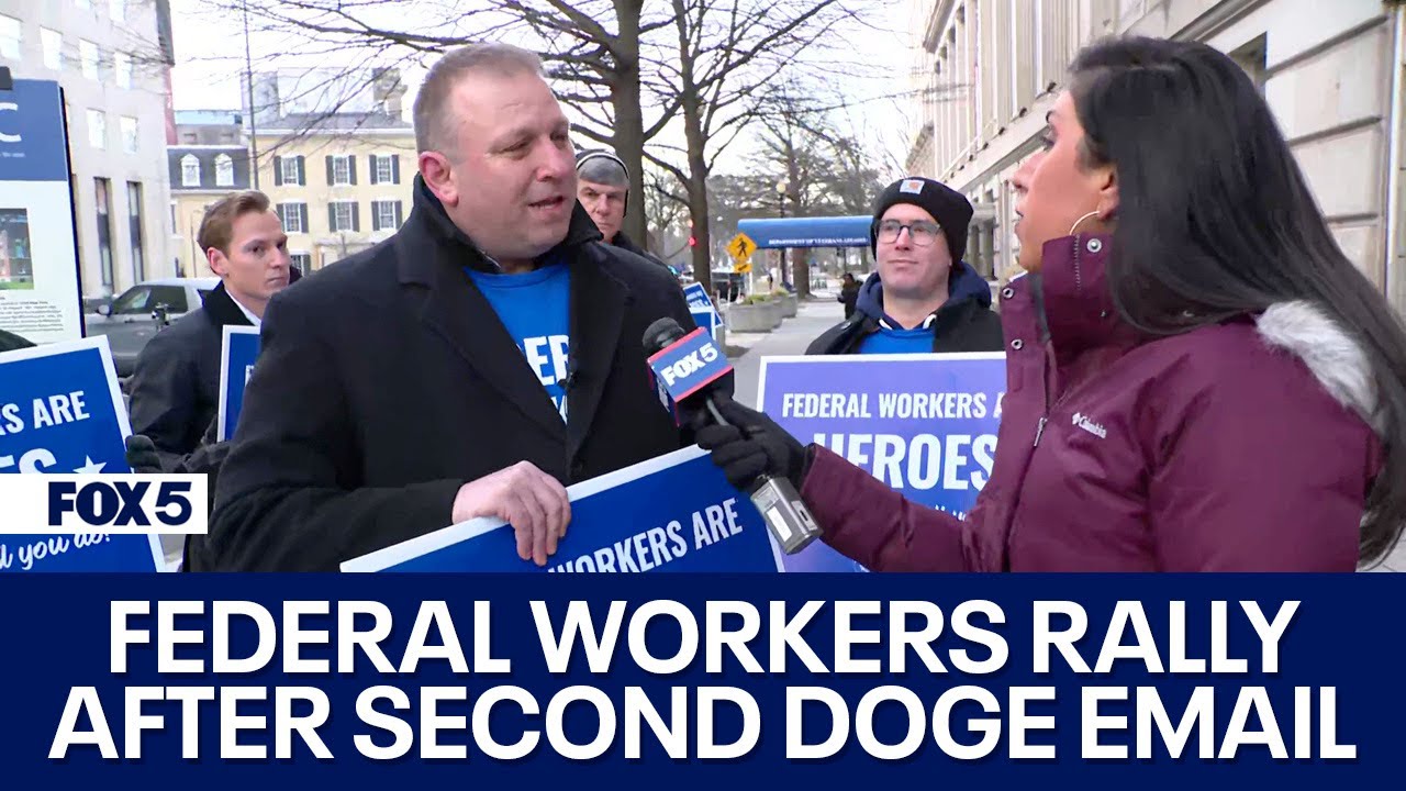 Federal workers rally after second DOGE email | FOX 5 DC - YouTube