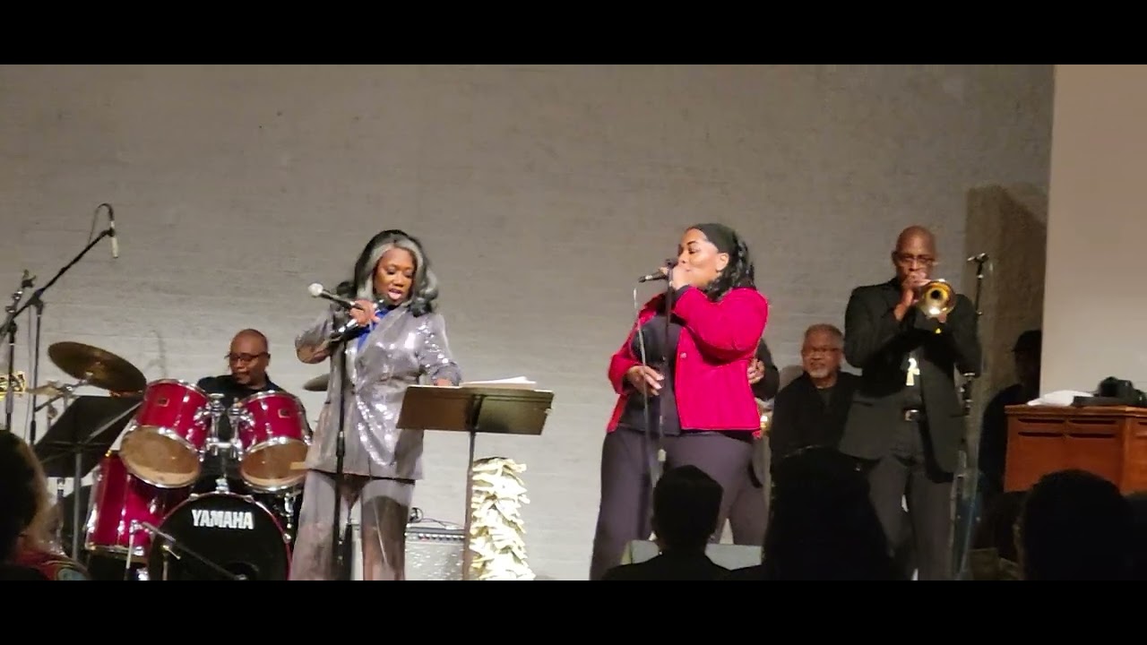 Shirleta Settles and Stacy Brooks sings "Sweet Thing" at Blue Monday ...
