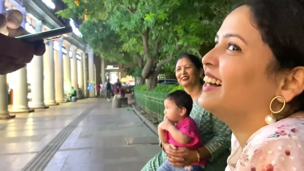 Walking Tour of Connaught place || Night vibes || Family Vlog || Heart ...