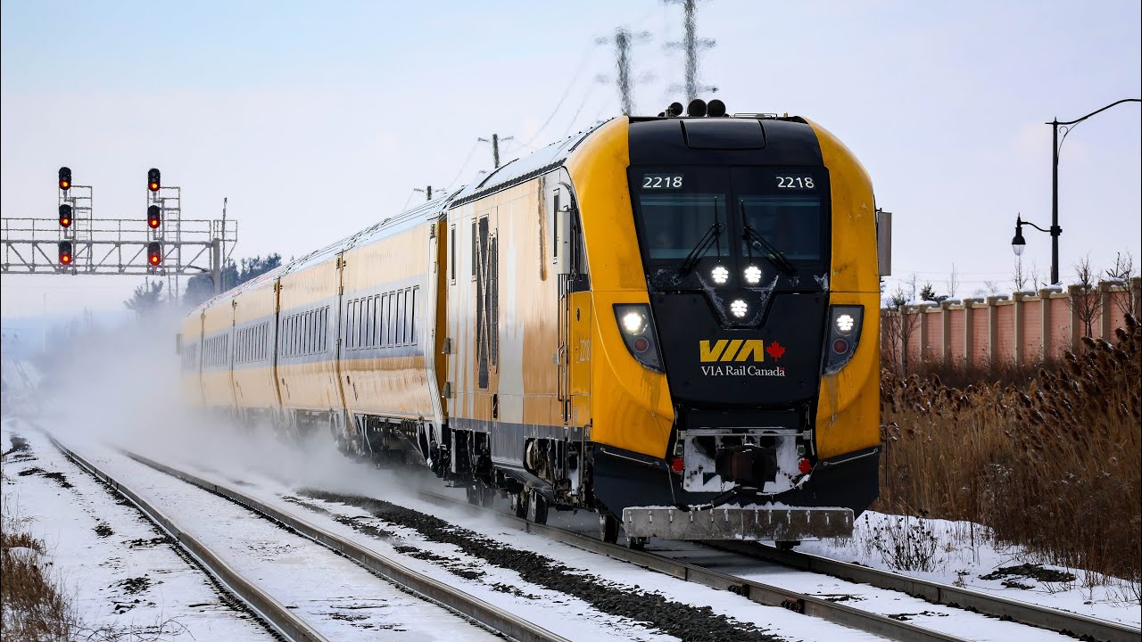 [4K!] (VIA Rail charger set Lumi!) VIA Rail train P084 Eastbound at Mount Pleasant GO Station ...