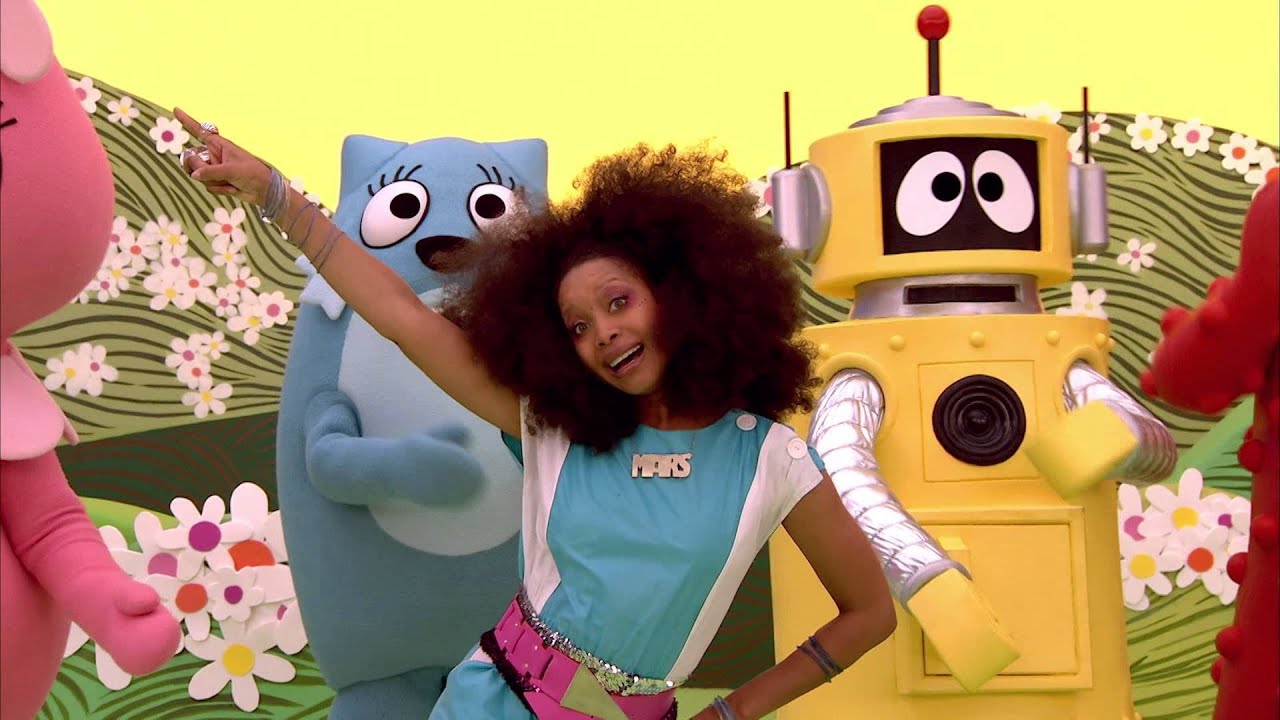 Season 3, Episode 12 Clubhouse - YouTube