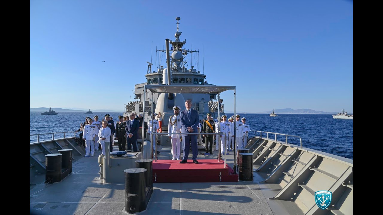 Επιθεωρηση του Στολου απο την Α Ε τον Προεδρο της Δημοκρατιας - YouTube
